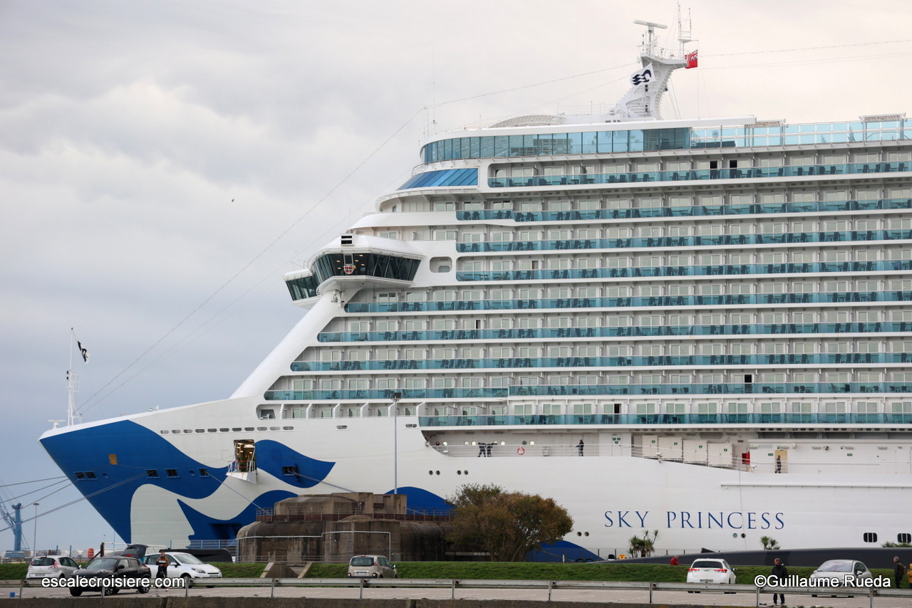 Queen Victoria et Sky Princess en escale à Cherbourg | Escale croisière